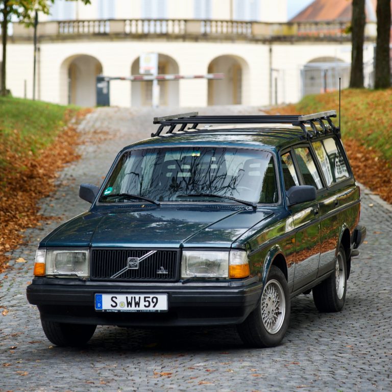 A Late Success: The Volvo 240 Super Polar – The Volvo 240 Classic Page